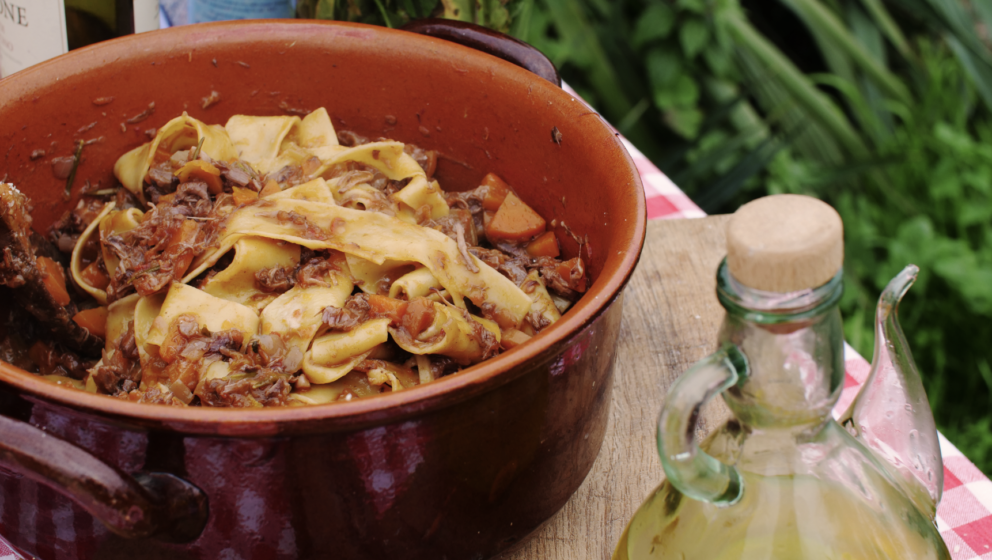 SLOW-COOKED ITALIAN SHREDDED RAGÙ RECIPE – Kylie Flavell