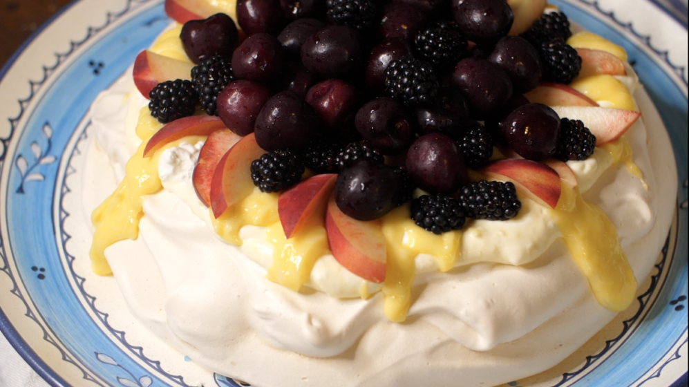 PAVLOVA with lemon curd mascarpone – Kylie Flavell